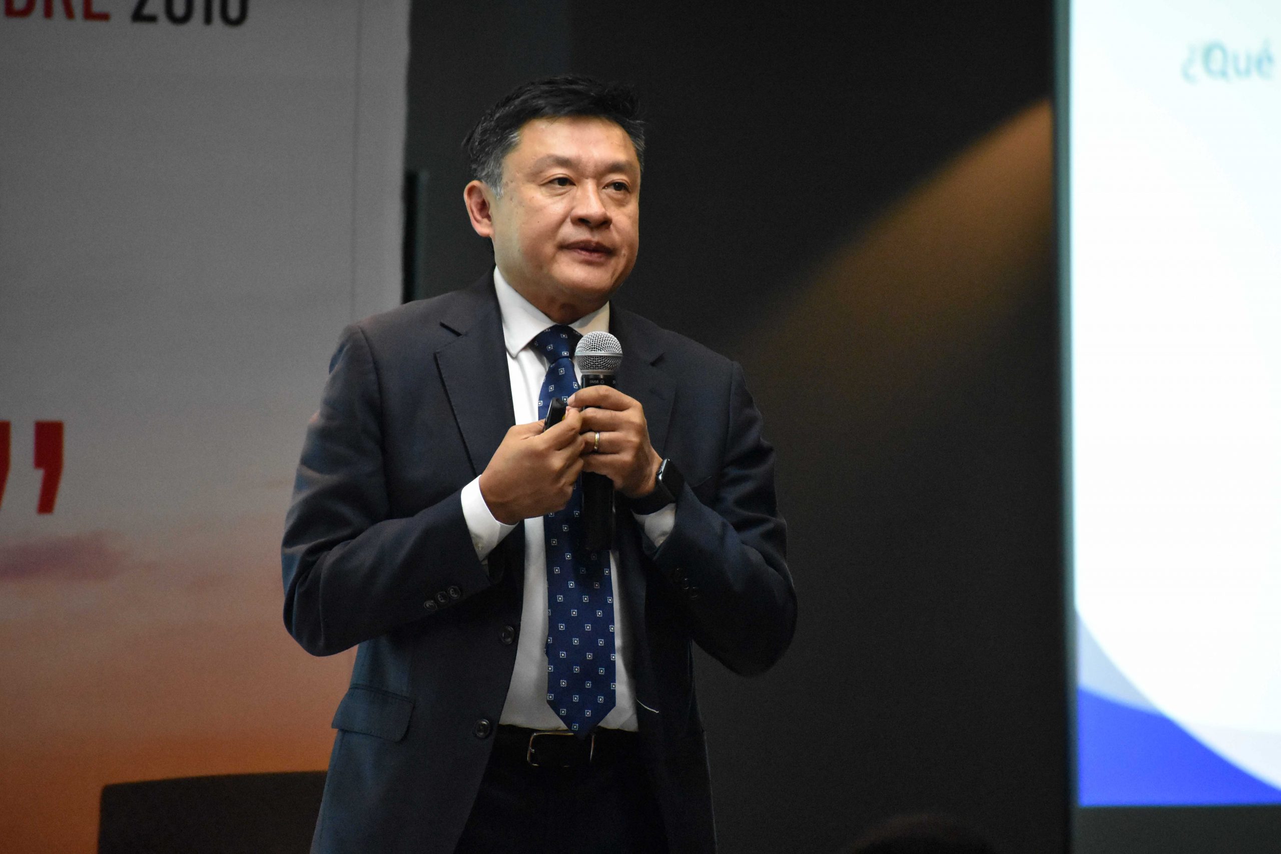 Alejandro Kasuga Sakai, Director General de Yakult de Puebla